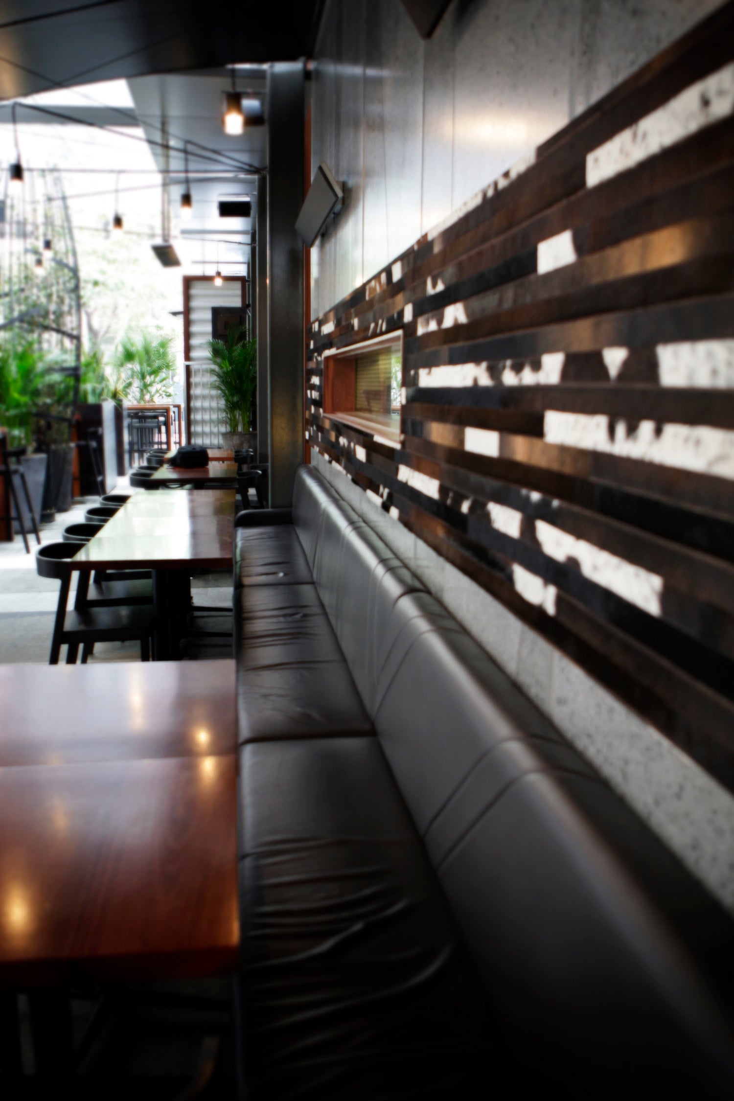 HITTING THE WALL - Art Hide as a vertical finish – arthiderugs
